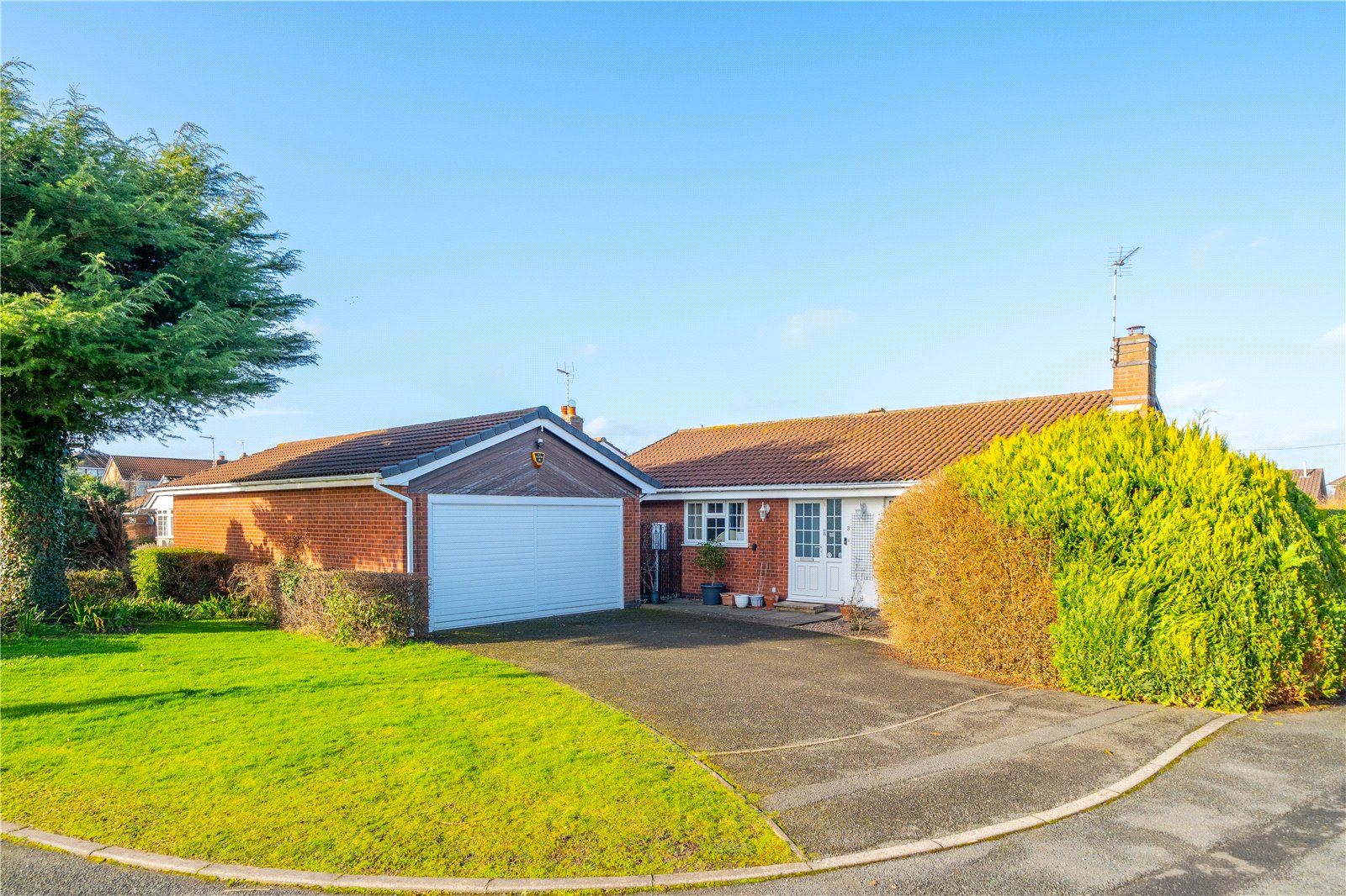 2 bed detached bungalow for sale in Rochford Court, Edwalton, NG12 (ref ...
