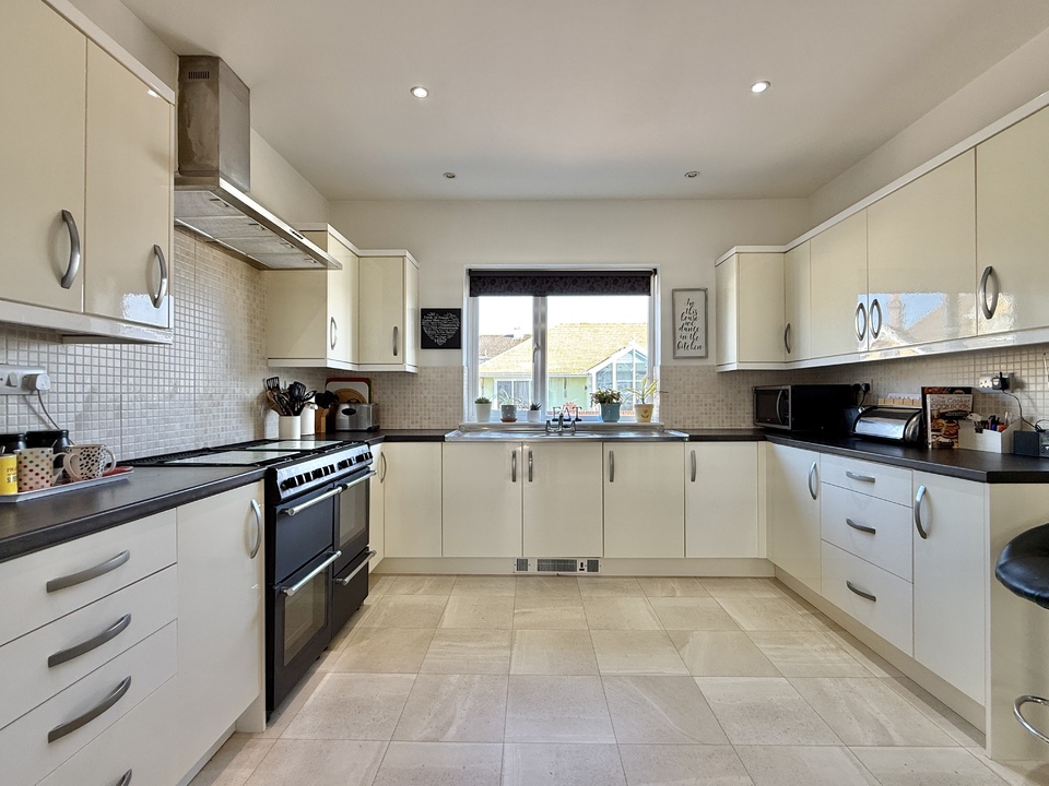 4 bed detached bungalow for sale in Whiteway Road, Kingsteignton ...