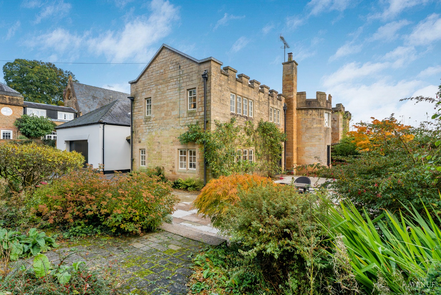 4 bed country house to rent in Fort Lodge, Newstead Abbey Park ...