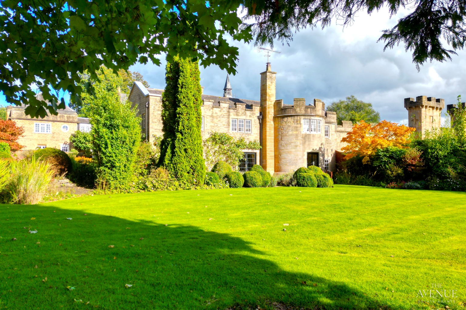 4 bed country house to rent in Fort Lodge, Newstead Abbey Park ...