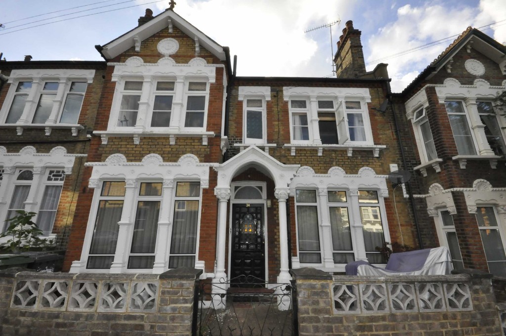 2 bed flat for sale in Shell Road, SE13 (ref: 494662)