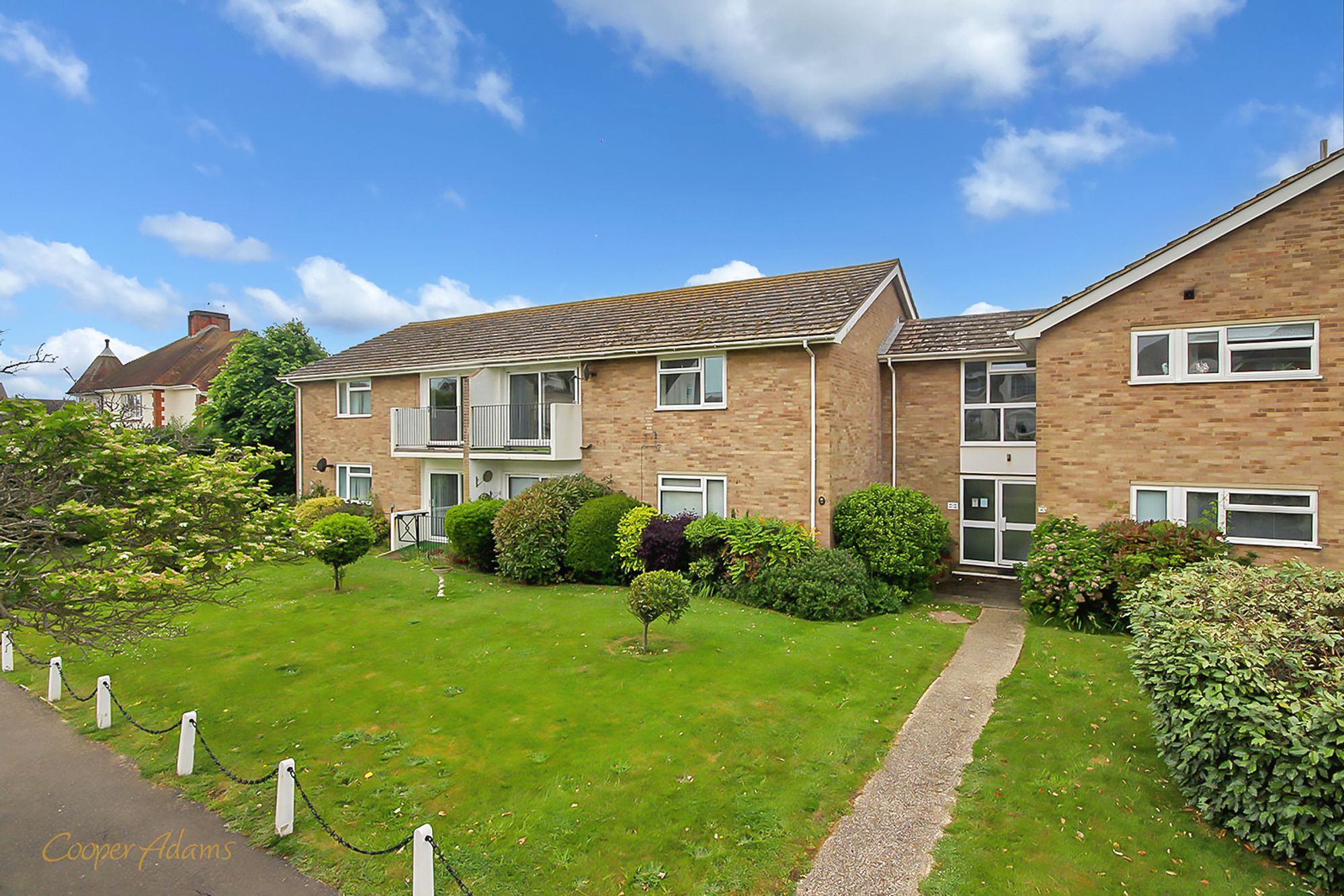 2 bed flat for sale in Harsfold Road, Rustington, BN16 (ref: 08dd7f8a ...